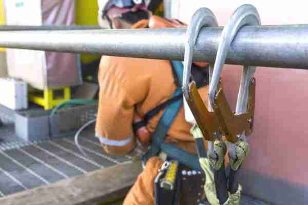 How to Attach a Safety Harness to Scaffolding with an Anchor